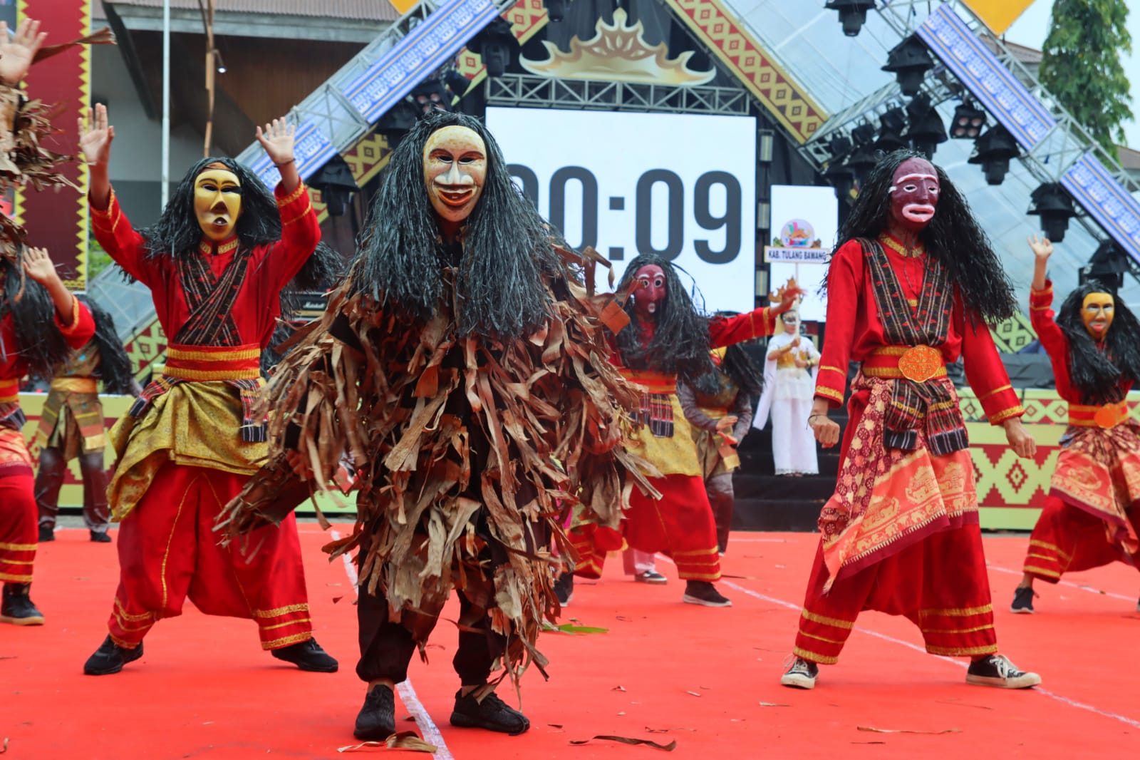 Karnaval Budaya Topeng Digelar, Gubernur Arinal Dorong Pembangunan ...